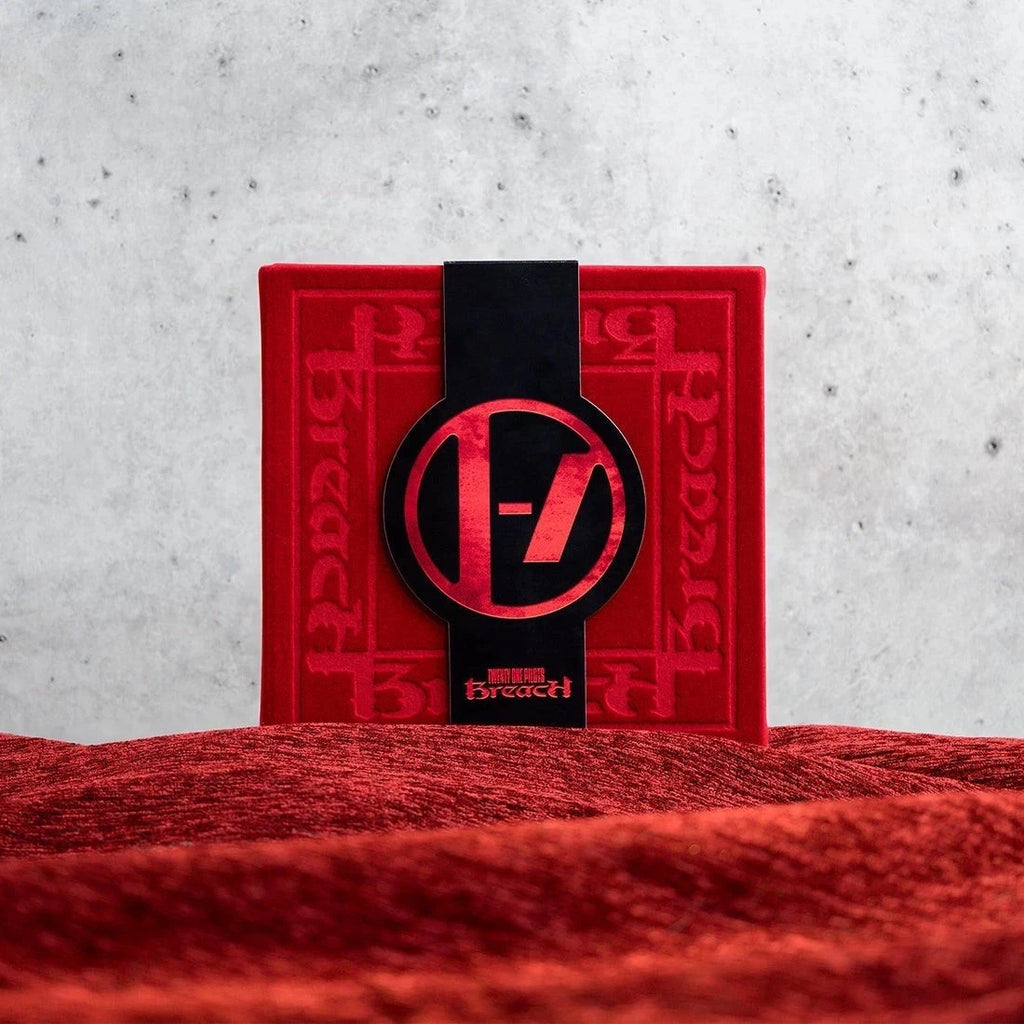 Twenty One Pilots Breach CD Boxset (Nova Bishop Edition) – Vinceron